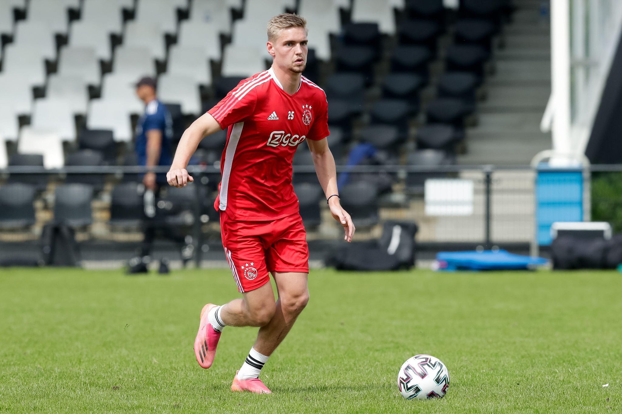 Peter Taylor's Departure from Canvey Island: A Resignation Steeped in ...