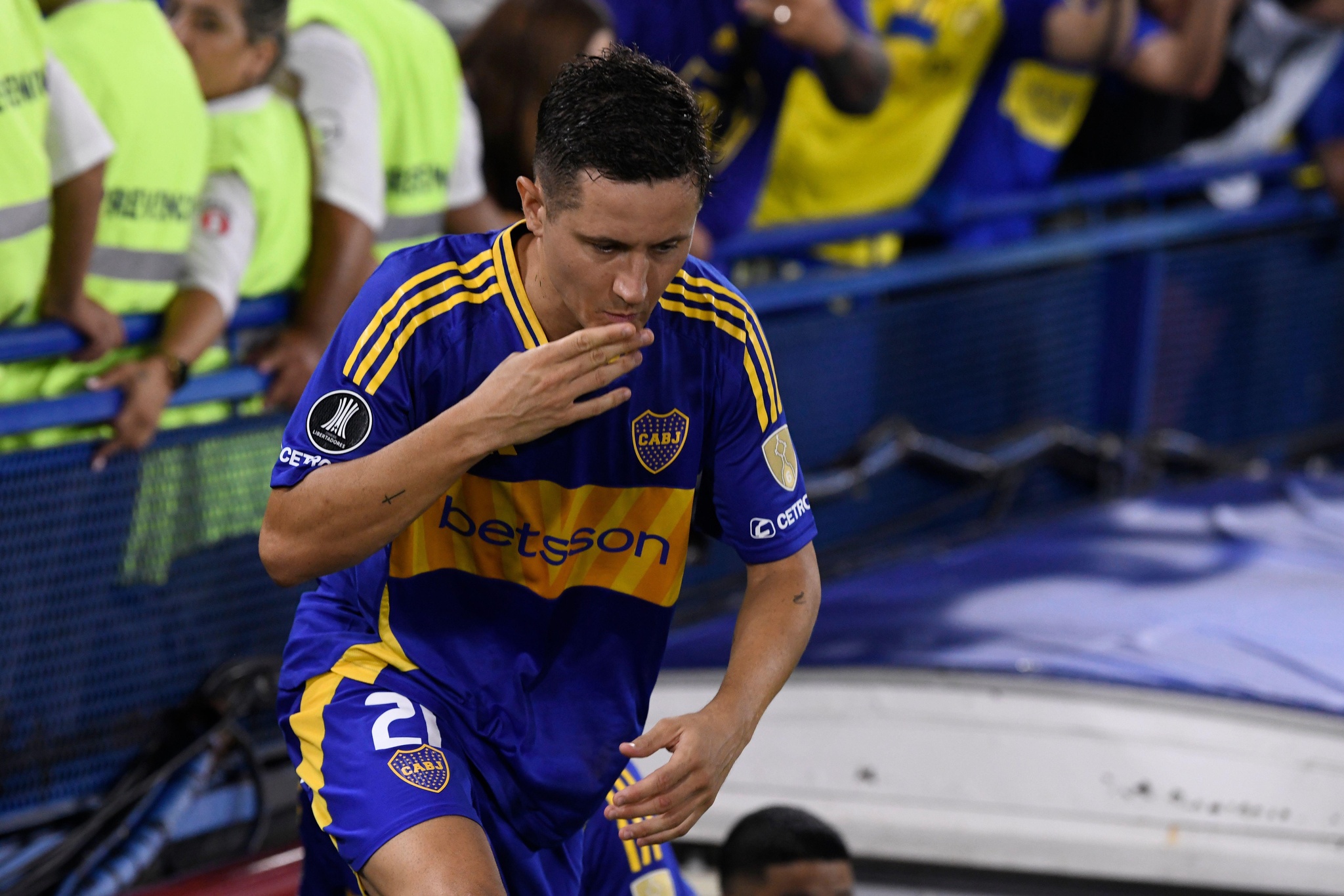 Ander Herrera's Departure from Boca Juniors: A New Chapter Begins ...