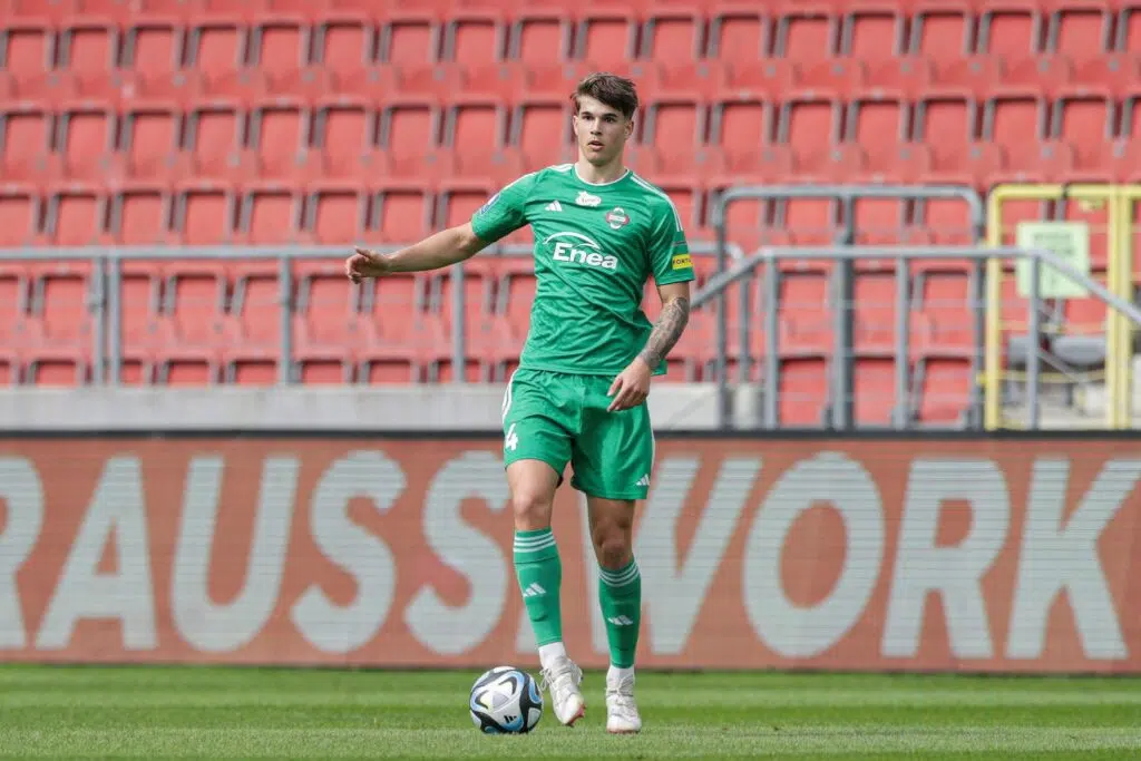 Brighton & Hove Albion's Ambitious Bid for Luka Vuskovic - transfer ...