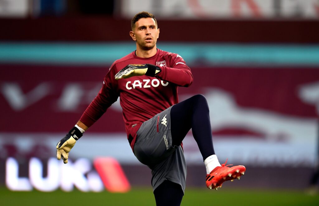 Emiliano "Dibu" Martínez Set to Return from Injury Ahead of Key Match ...