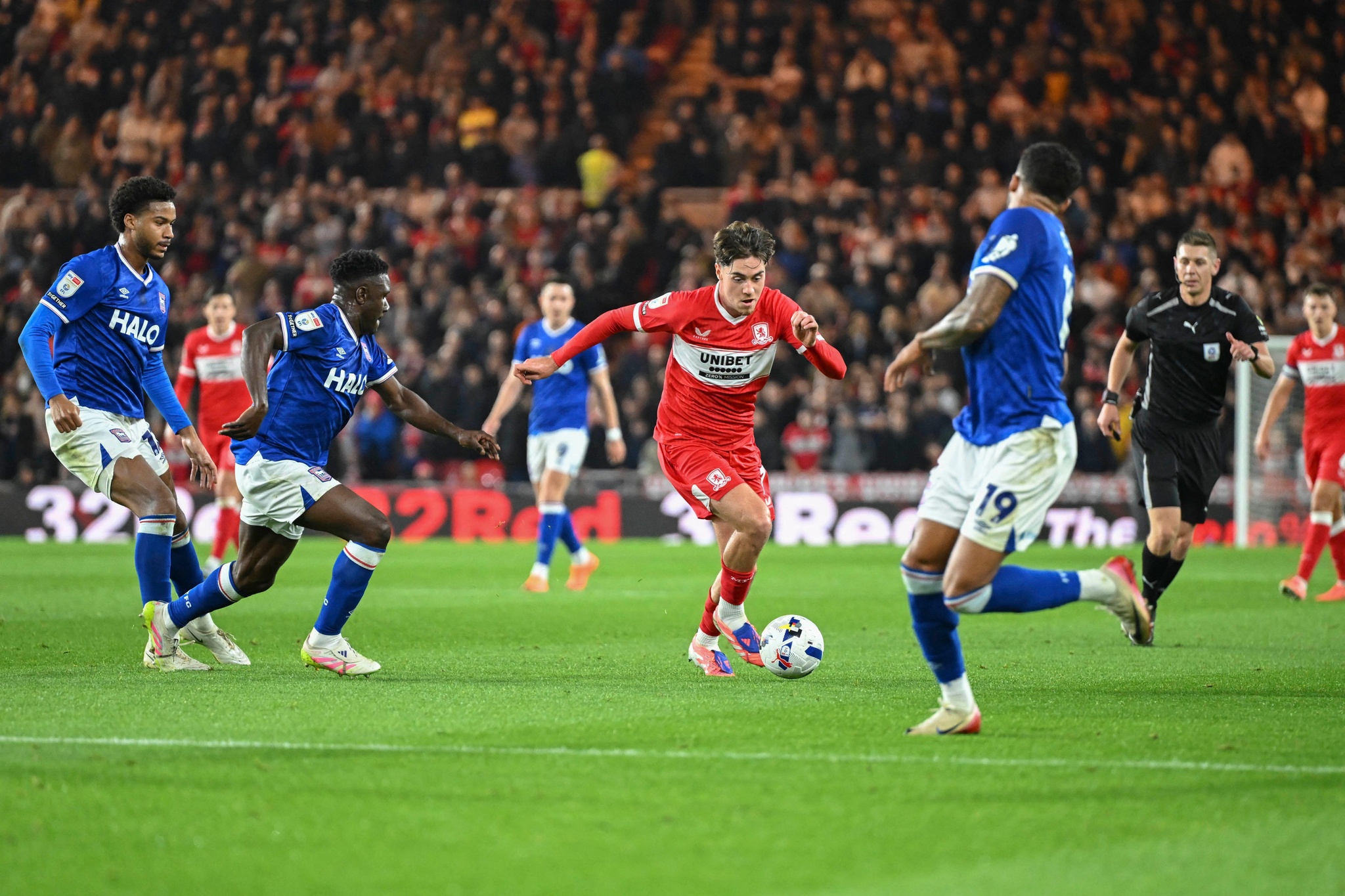 Everton's Pursuit of Hayden Hackney: A Midfield Revolution? - transfer ...