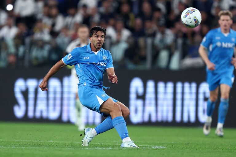 River Plate's Pursuit of Giovanni Simeone: A Transfer Saga Unfolds ...